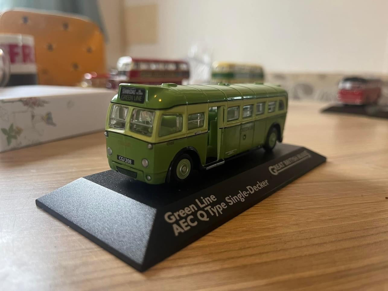 Corgi, AEC Q Type Single-decker, in Green Line Livery, 1:76 scale ...